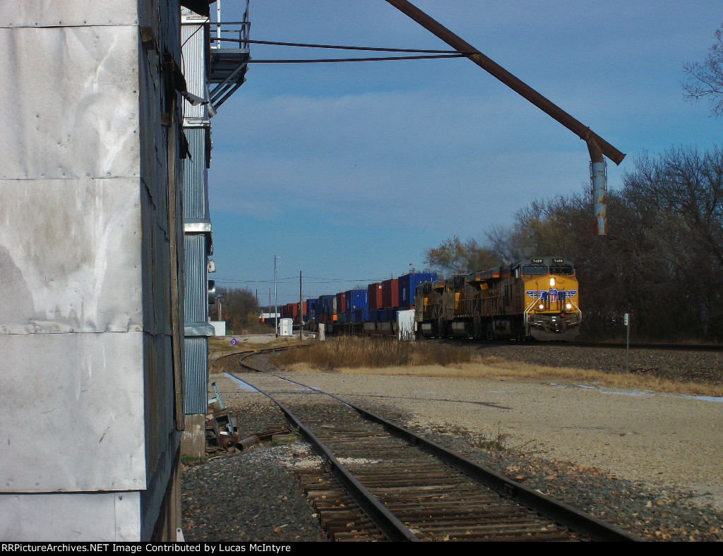 UP 7488 westbound UP intermodal train